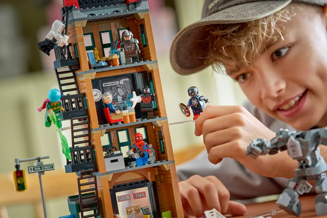 LEGO® Marvel Spider-Man vs. Mysterio: The Daily Bugle 76342 — Moore's ...